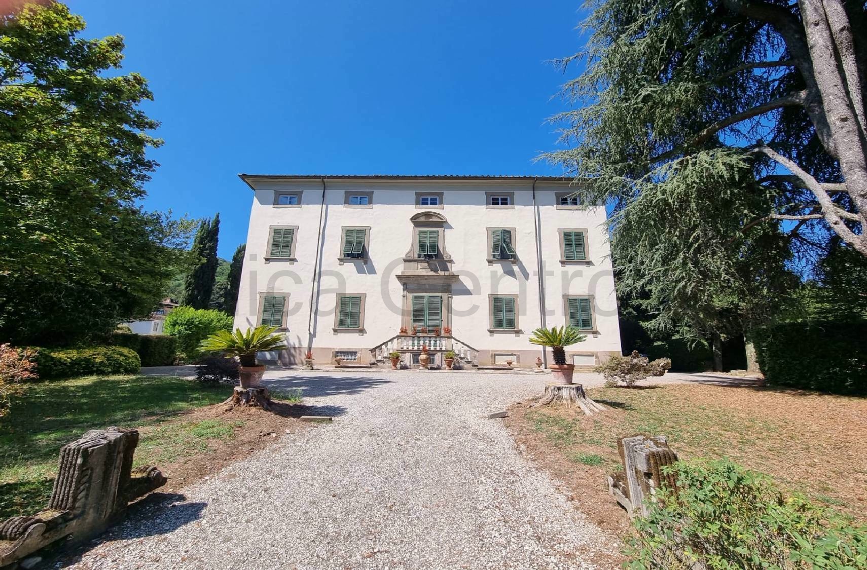 Villa con Annessi e Parco - Veronica Centro Real Estate